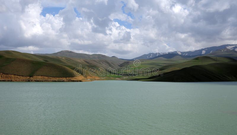 Lago zernek imagen de archivo. Imagen de costa, terreno - 270797023