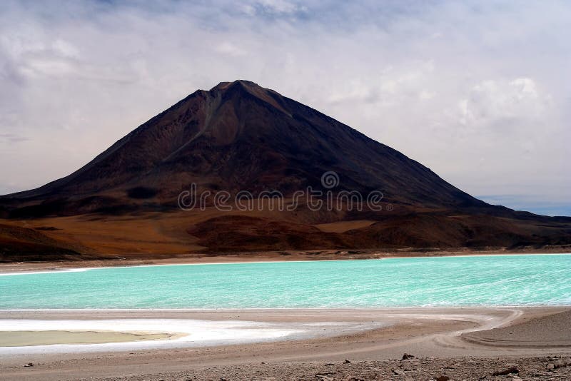 Lagoon Quepiaco and Volcano Acamarachi, Chile Stock Photo - Image of ...