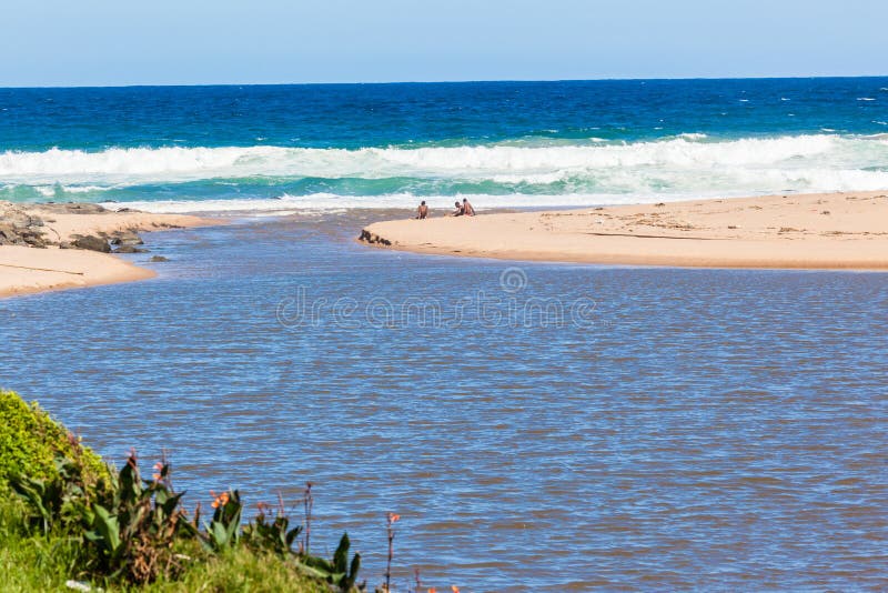 Lagune De Plage D'embouchure Image stock - Image du ondes, circuler ...