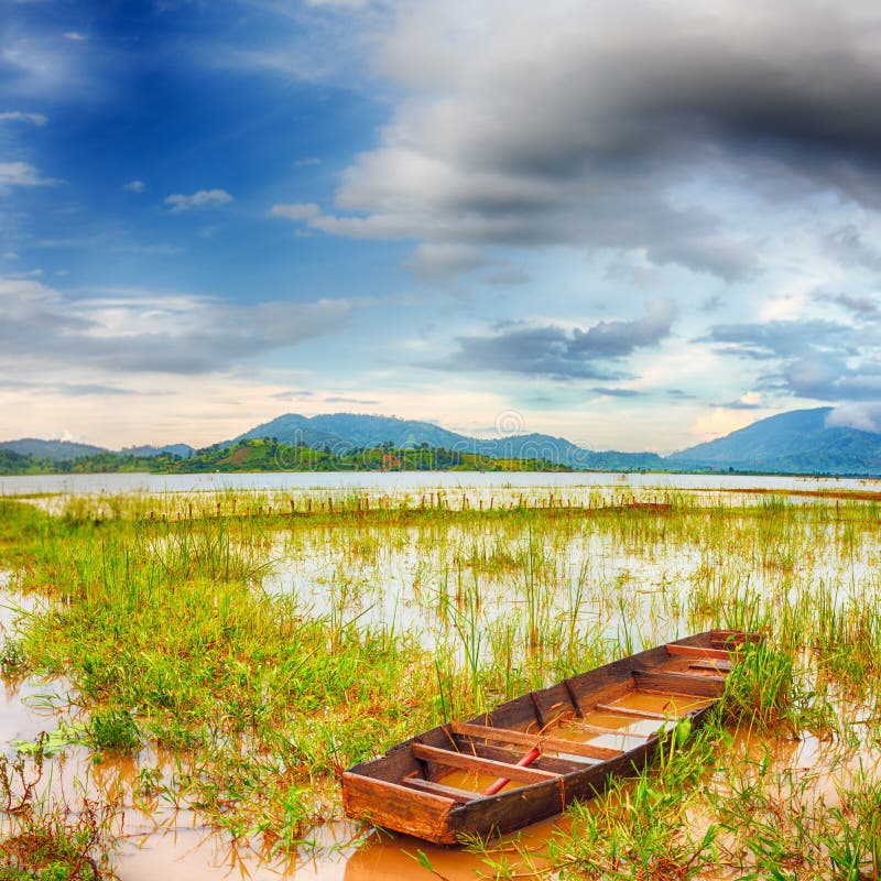 Lak Lake stock image. Image of fisherman, horizon, long - 29088517