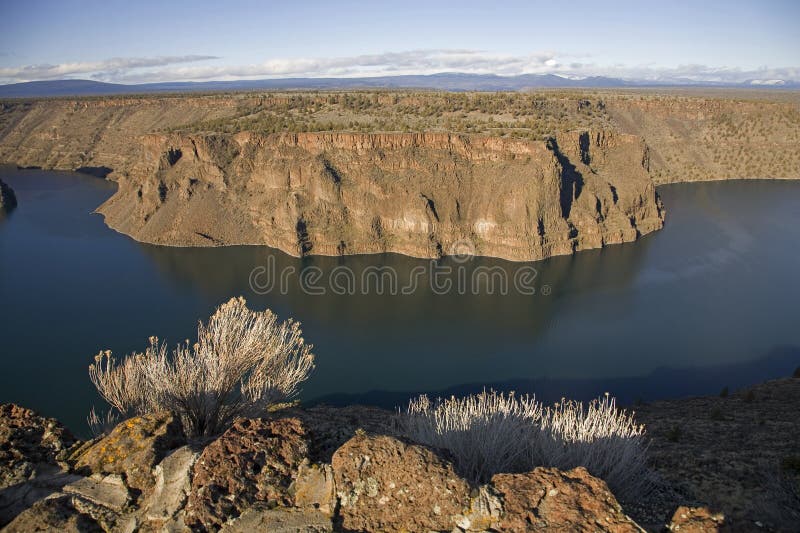 Lake Billy Chinook stock image. Image of oregon, convergence - 10014305