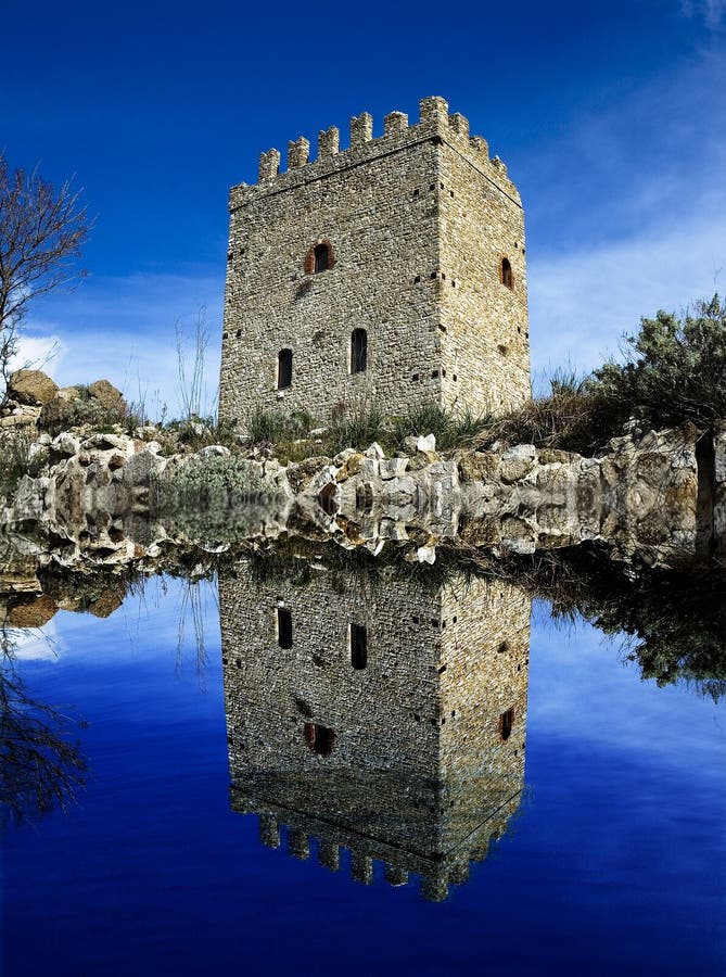 Lake castle stock photo. Image of leaves, castello, medieval - 4053562