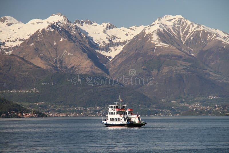 Lake como editorial photo. Image of snow, travelling - 40738956