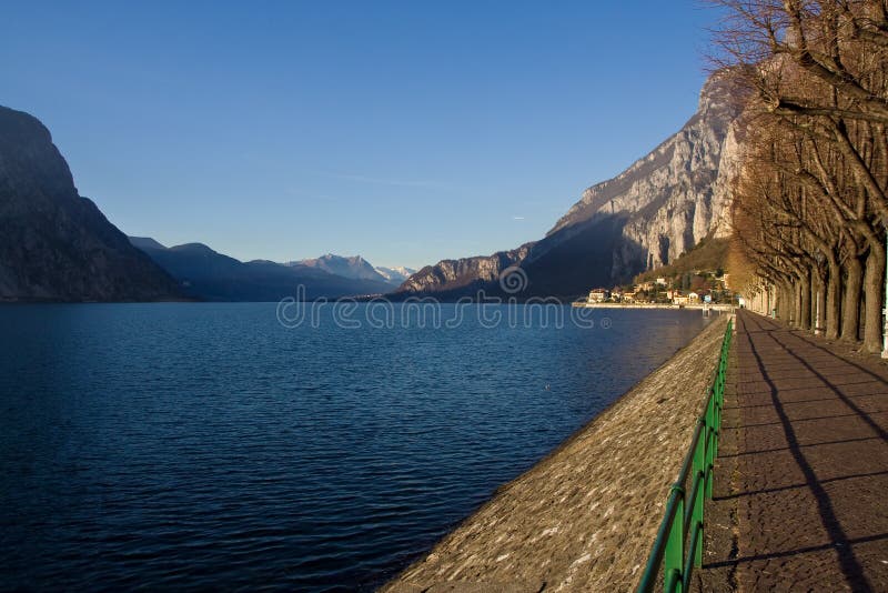 Lake Como in winter stock image. Image of mountains, como - 45784927