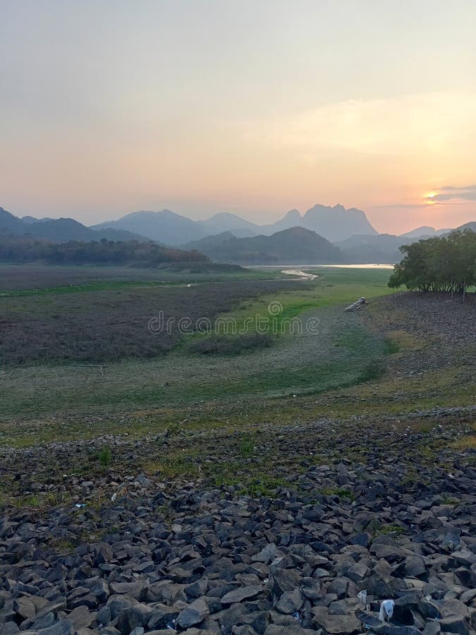 The Lake is Drying Up at Jatiluhur Dam Stock Photo - Image of jatiluhur ...