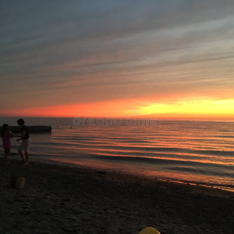 Lake Erie sunset editorial stock photo. Image of beach - 89284668