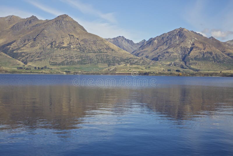 Lake Hawea fotografering för bildbyråer. Bild av vatten - 28203153