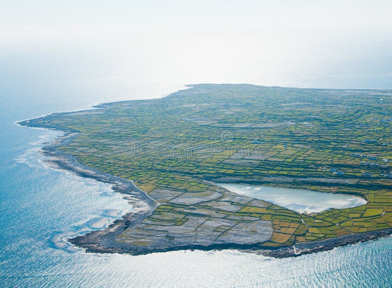 Lake on Inisheer island stock image. Image of lake, season - 21236225