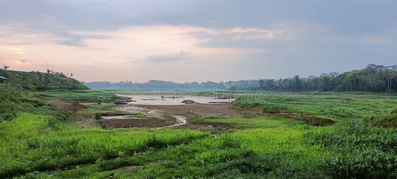 The Lake Looks Beautiful in the Dry Season Stock Image - Image of ...