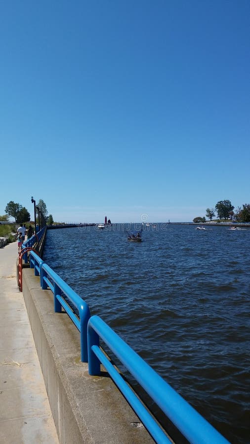 Lake Michigan Channel editorial photography. Image of lake - 82727412