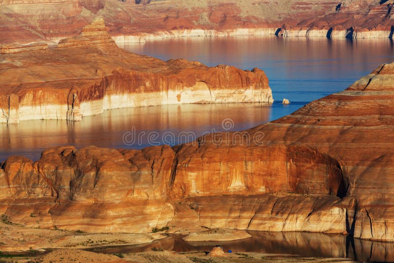 Powell lake stock image. Image of mountains, desert - 125717501