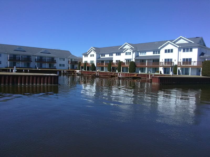 Lake side resort editorial photo. Image of side, lake - 117847321