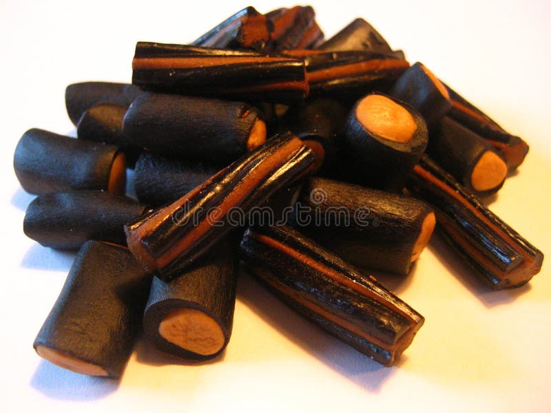 Lakritze. stockbild. Bild von kegel, schwarzes, geschmackvoll - 12463809