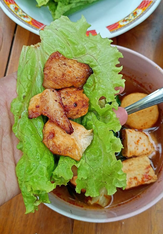 Lalapan Ayam Chicken and Lettuce Stock Photo - Image of grill, fresh ...