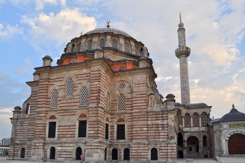 Laleli Mosque in Istanbul stock image. Image of ottoman - 24987615