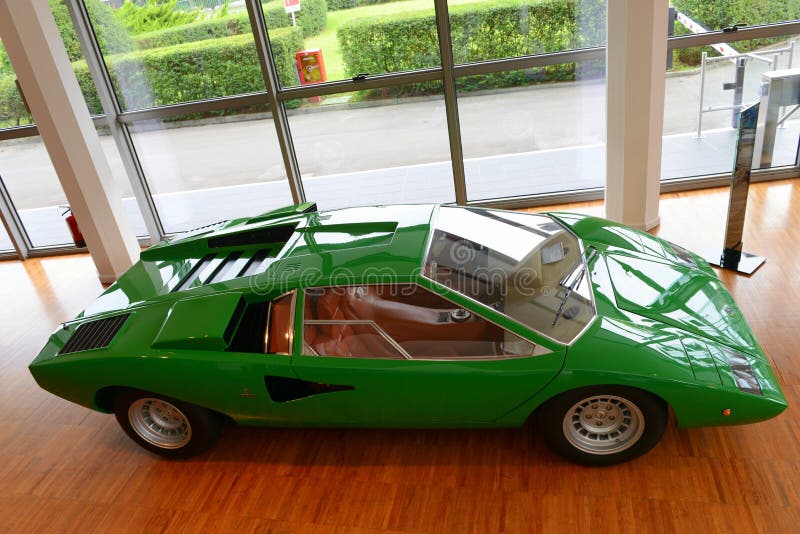 Lamborghini Countach LP400 editorial stock photo. Image of gallardo ...