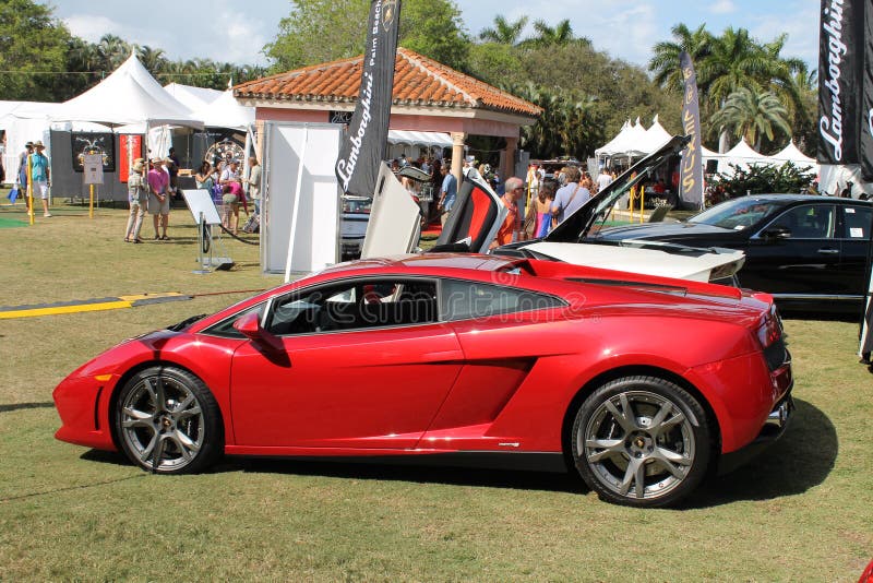 Lamborghini rouge image éditorial. Image of golf, cher - 53856855