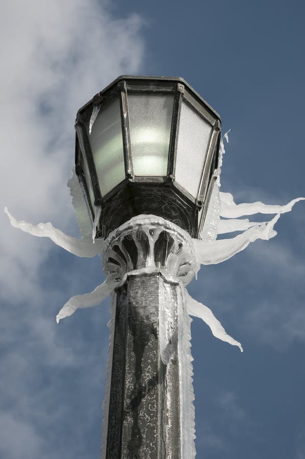 Icycles on Lamp post stock image. Image of cold, bulb - 30180367