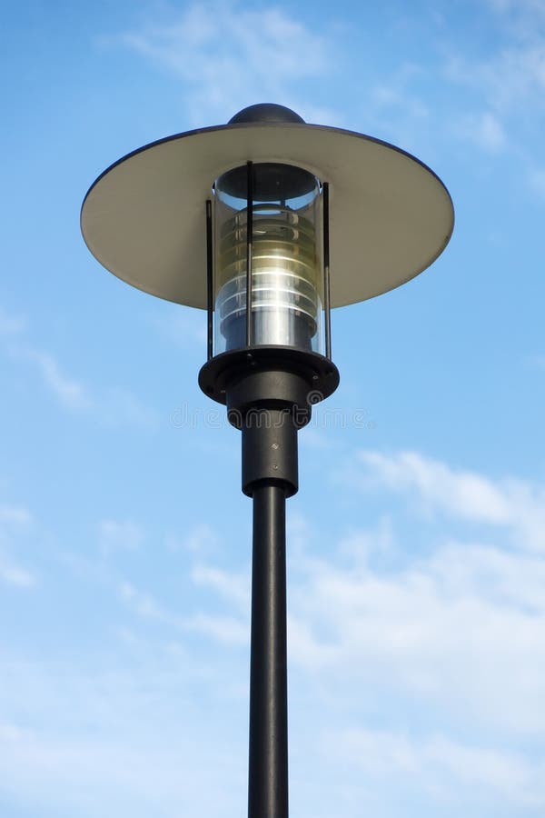 Lampadaire de rue image stock. Image du fond, noir, éclairage - 56836603