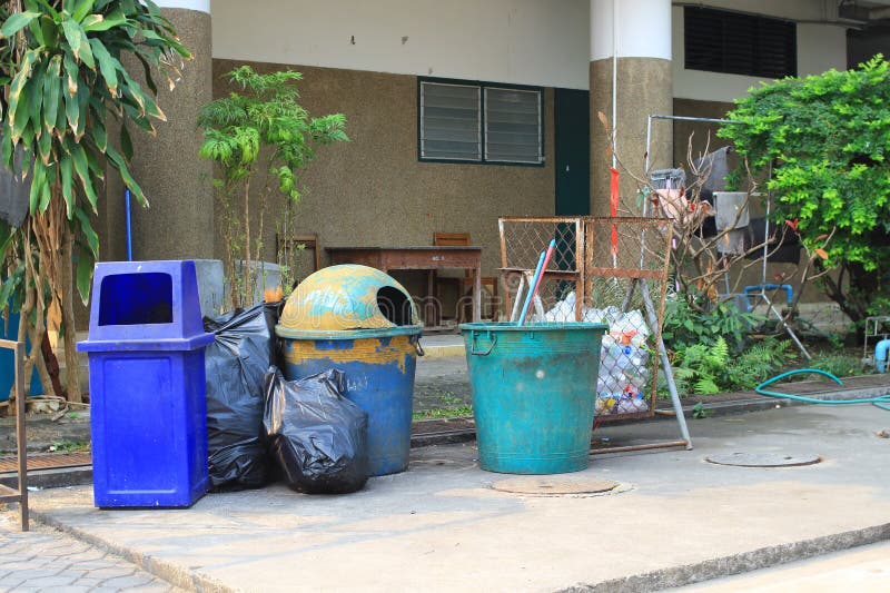 Empty Bins Drawing Stock Photos - Free & Royalty-Free Stock Photos from ...