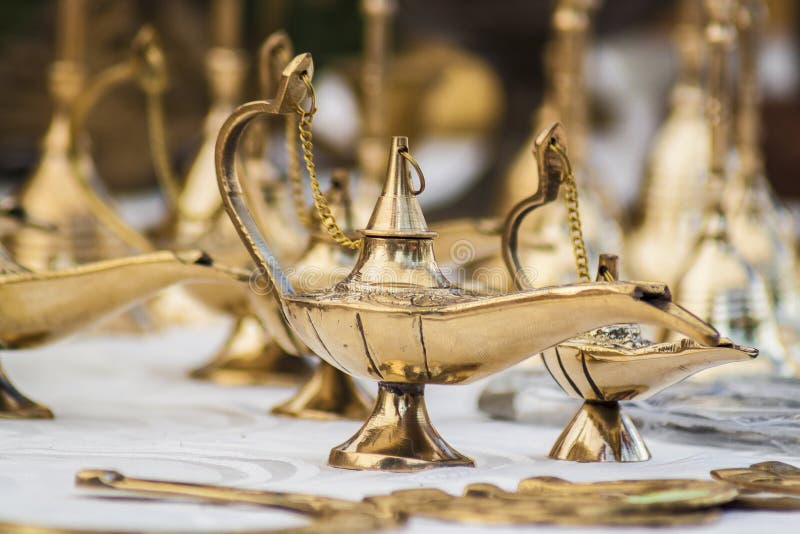 Lampe Aladdin Photos Stock - Téléchargez 1,530 Photos libres de droits