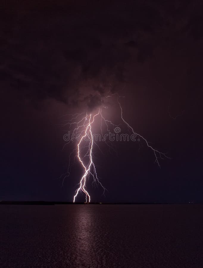 Lampo immagine stock. Immagine di minacciare, minaccioso - 5191169