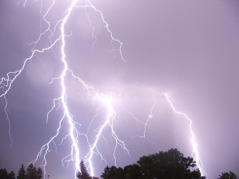 Lampo immagine stock. Immagine di scossa, naughty, drammatico - 5533299