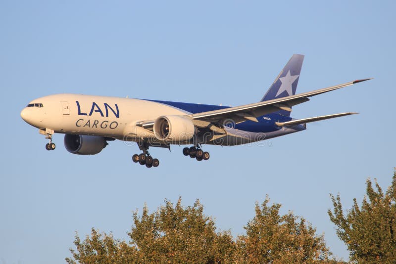 LAN Cargo fotografía editorial. Imagen de alto, toma - 101084042