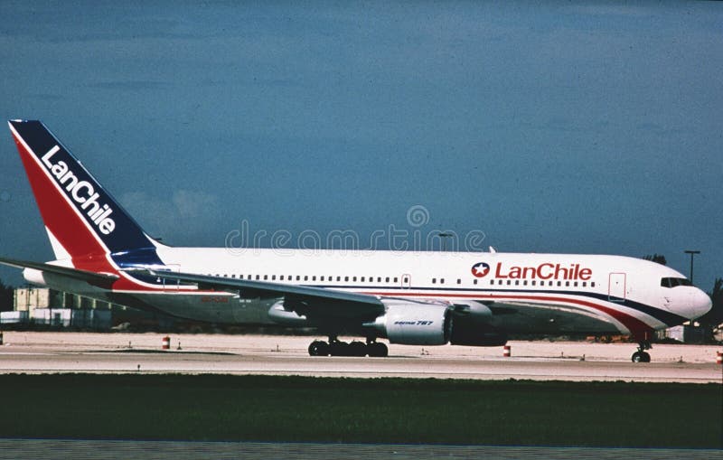 Lan Chile Boeing B767216er Cn23623 Ln142 Foto editorial - Imagen de ...