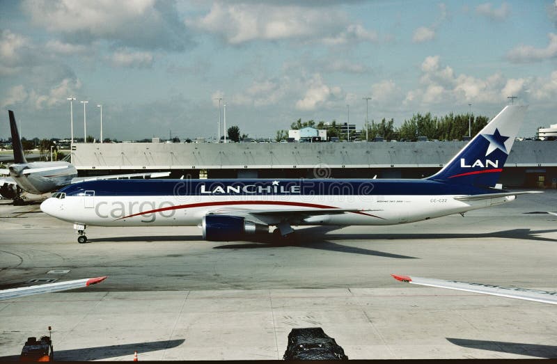 Lan Chile Cargo Boeing B767316eer Ccczz Cn 25756 Ln 712 Imagen de ...