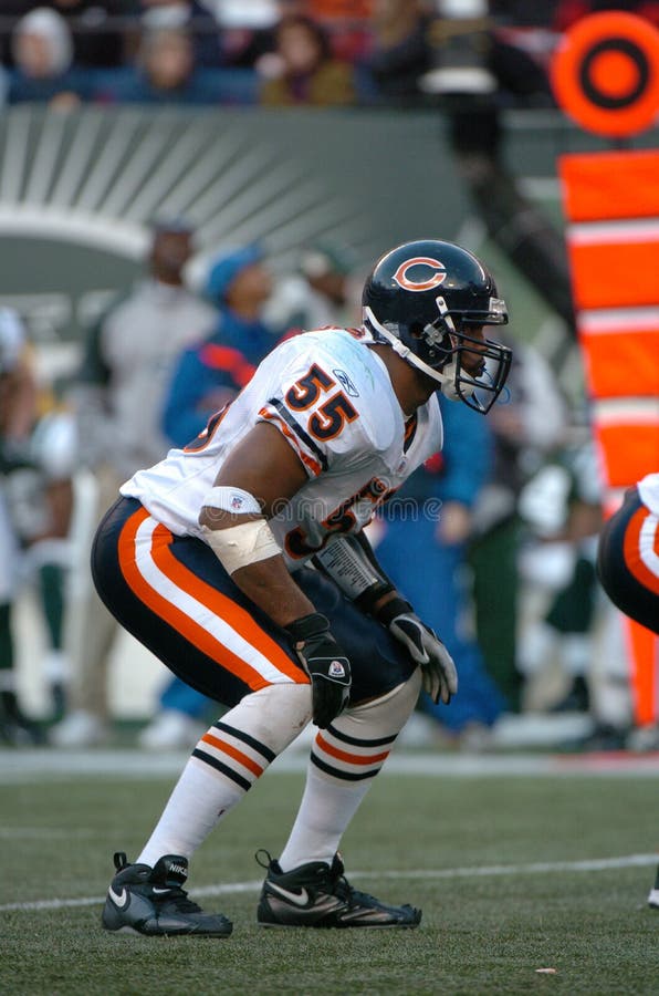 Lance Briggs editorial photo. Image of slide, league - 74622866