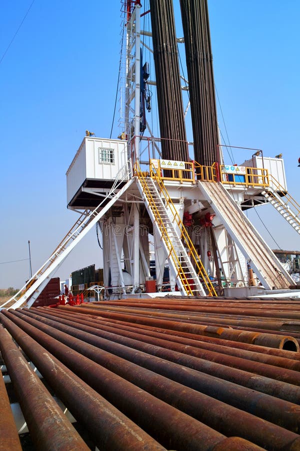 Land drilling rig stock photo. Image of energy, field - 11791892