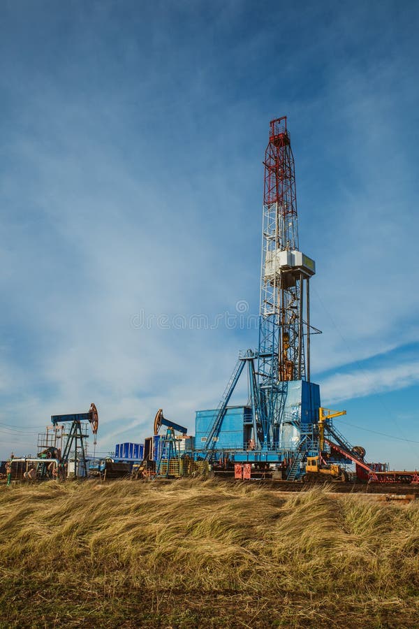 Land drilling rig stock photo. Image of construction - 75901180