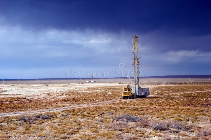 Land drilling rig stock image. Image of land, area, lawn - 60614831
