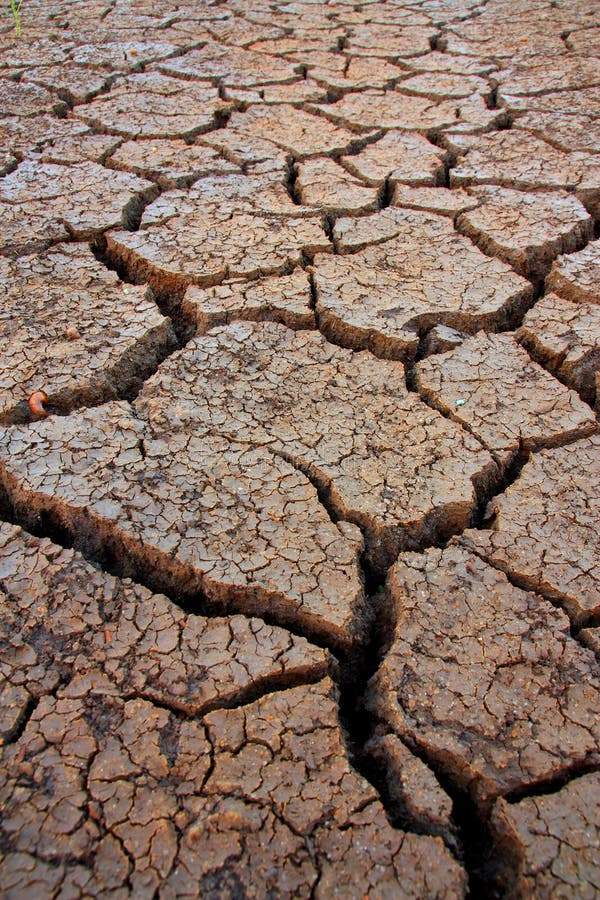Land Met Droog En Gebarsten Stock Afbeelding - Image of klimaat ...