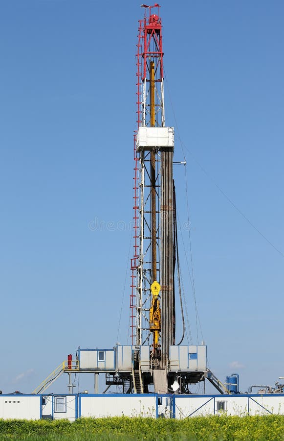 Land oil drilling rig stock image. Image of high, drilling - 41466579