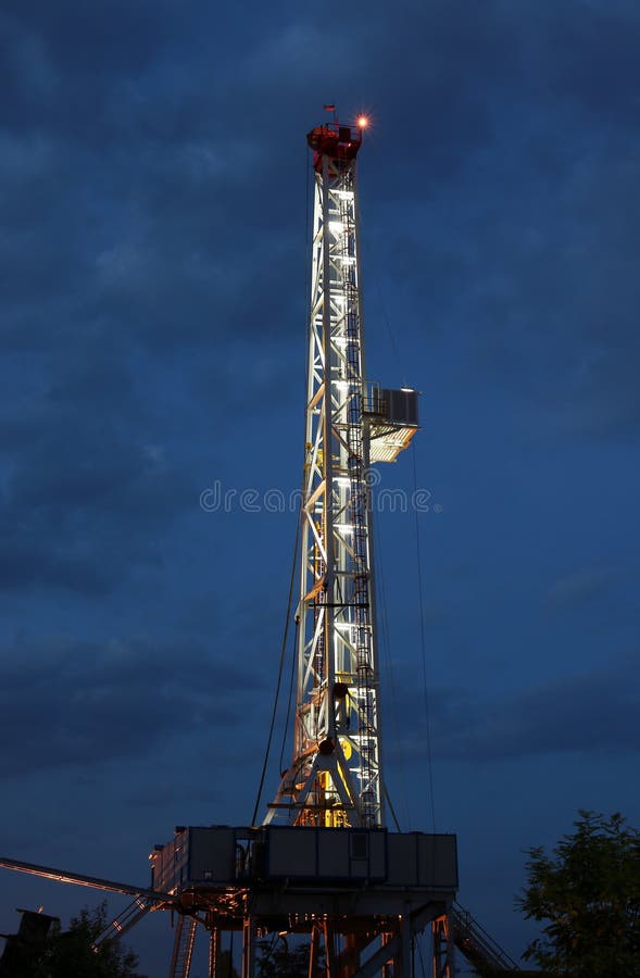 Land oil drilling rig stock photo. Image of iron, drilling - 44309952