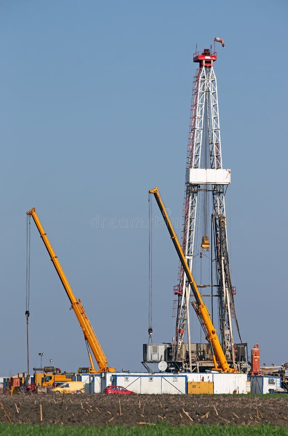 Land Oil Drilling Rig and Cranes Industry Stock Image - Image of ...