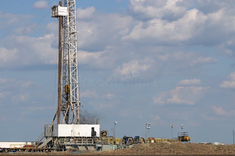 Land oil drilling rig stock photo. Image of platform - 59762660