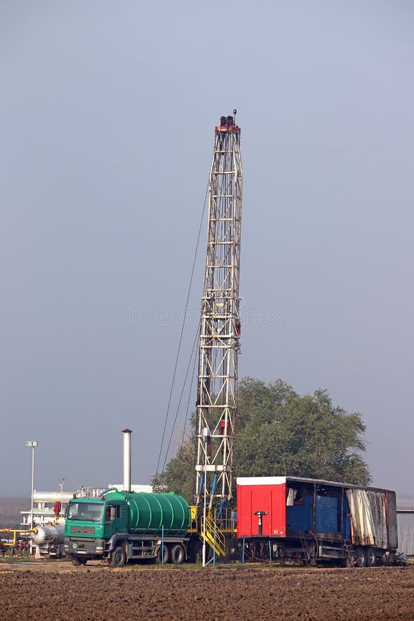 Land oil drilling rig stock photo. Image of field, outdoor - 61448462