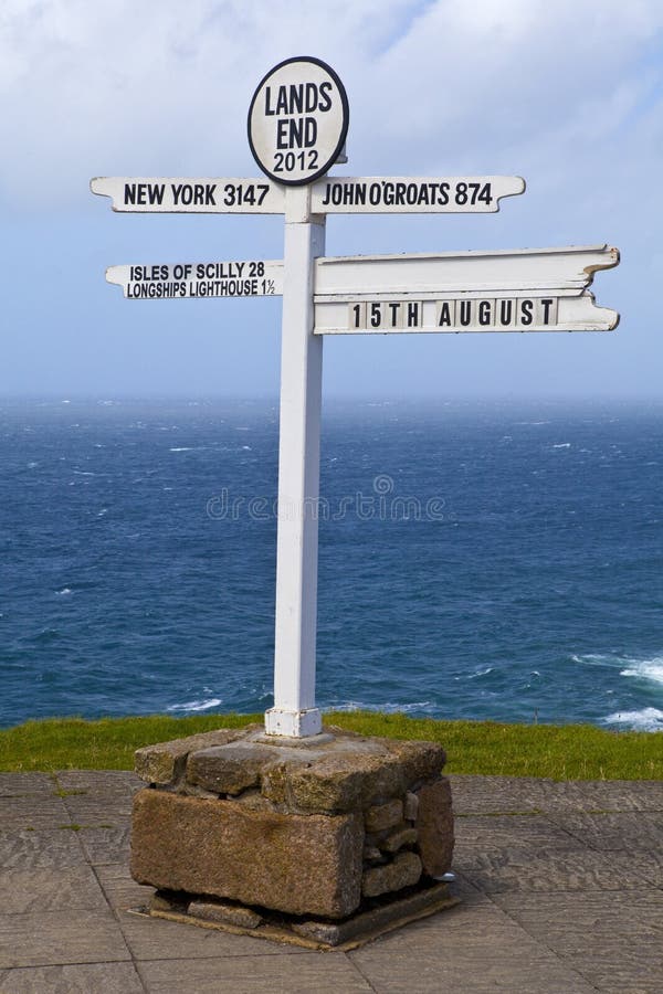 Lands End Signpost, Cornwall. Editorial Stock Photo - Image of distance ...