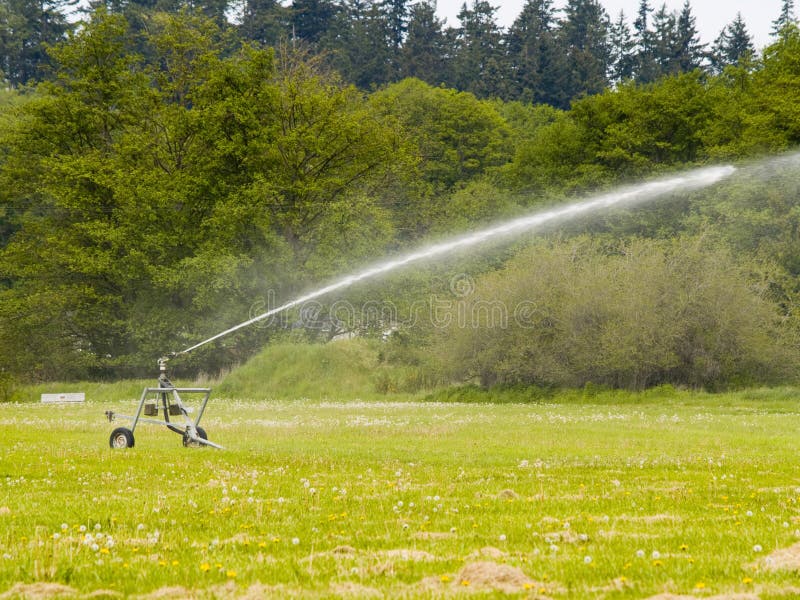 Landbouw Sproeier stock afbeelding. Image of spuiten, apparatuur - 5649659