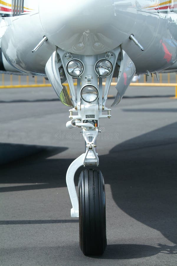 Landing gear of aircraft stock image. Image of vehicle - 4662241