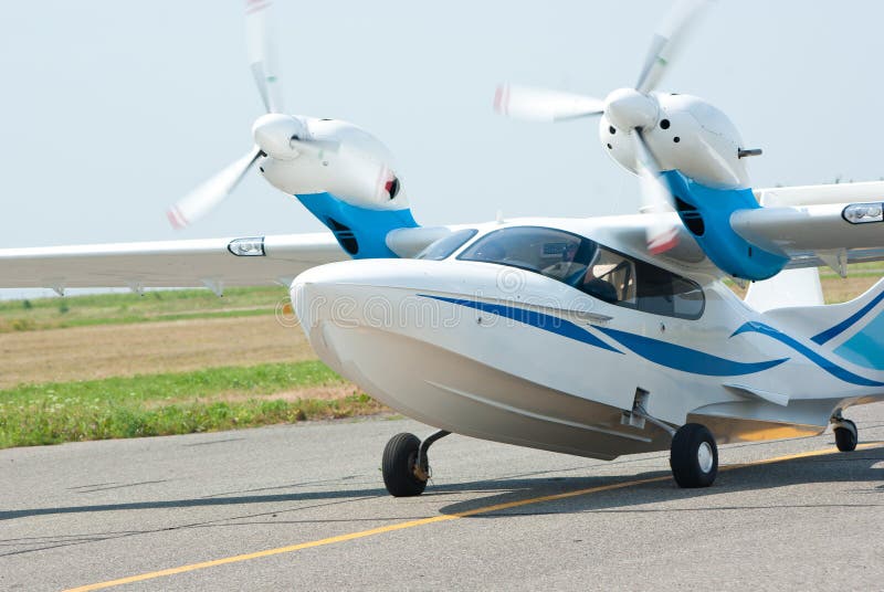 Landing small seaplane stock image. Image of blue, floating - 30692243