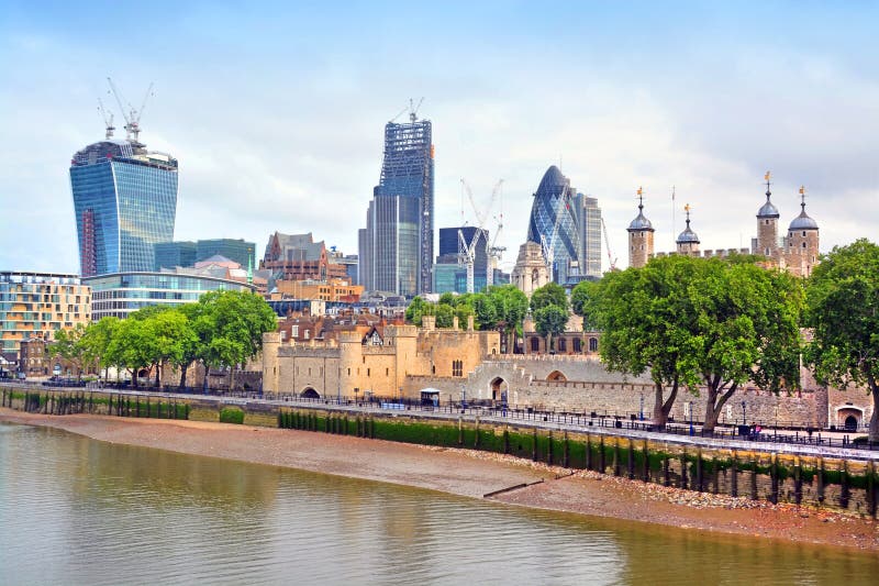 Landmark London Buildings Including the Tower of London & the Gherkin ...