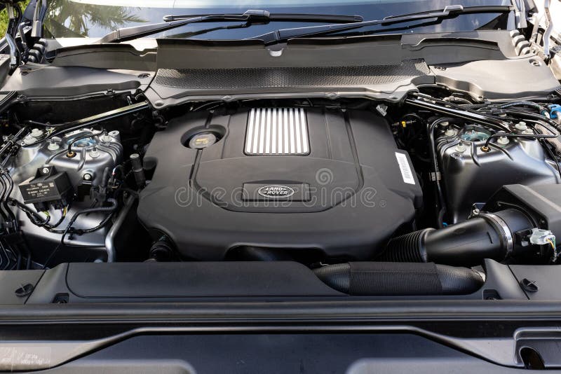 Landrover Discovery 2018 Engine Editorial Photography - Image of sport ...