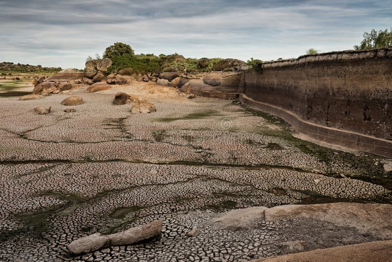 13,588 Empty Pond Stock Photos - Free & Royalty-Free Stock Photos from ...