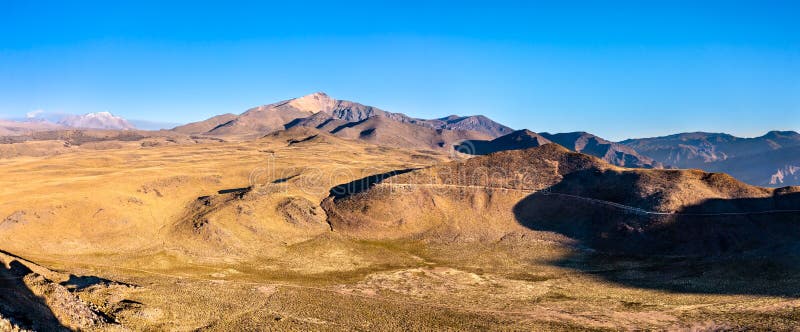 Landschaft Des Colca Canyons in Peru Stockbild - Bild von wandern ...