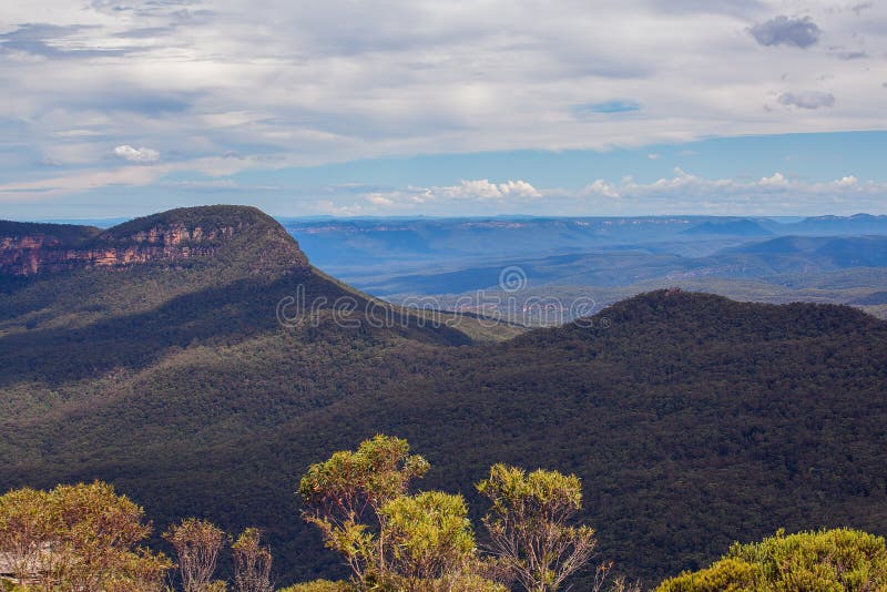 Landschaft Eingelassene Blaue Berge Von Australien Stockfoto - Bild von ...