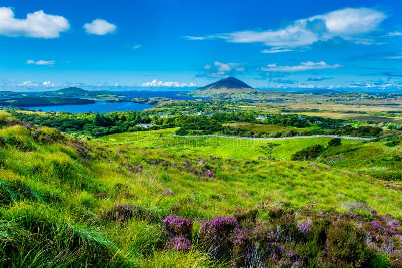 Landschaft Und Küste Connemara in Irland Stockfoto - Bild von irisch ...